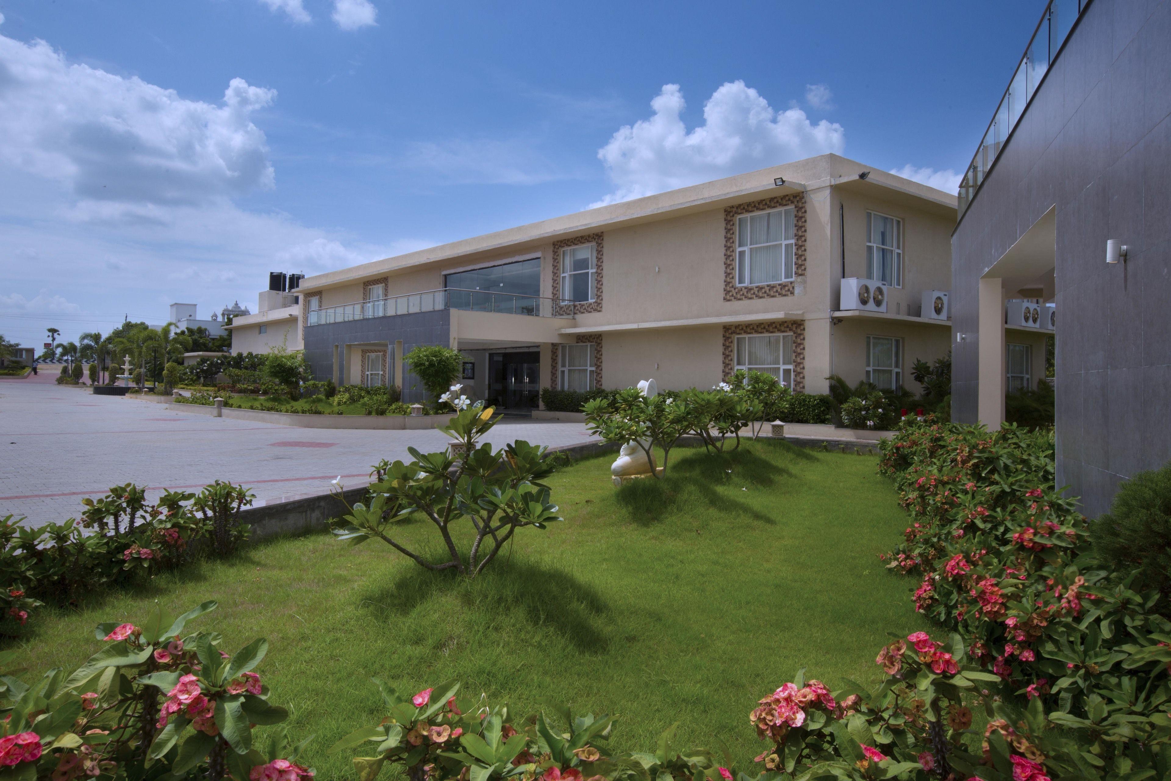 LANDMARK PALLAVAA BEACH RESORTS MAHABALIPURAM | INDIA | SEASON DEALS ...